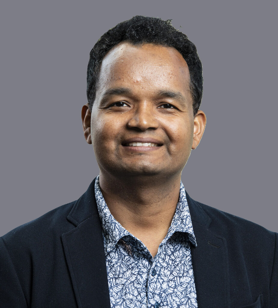 Taraman Kadayat - Larkin University